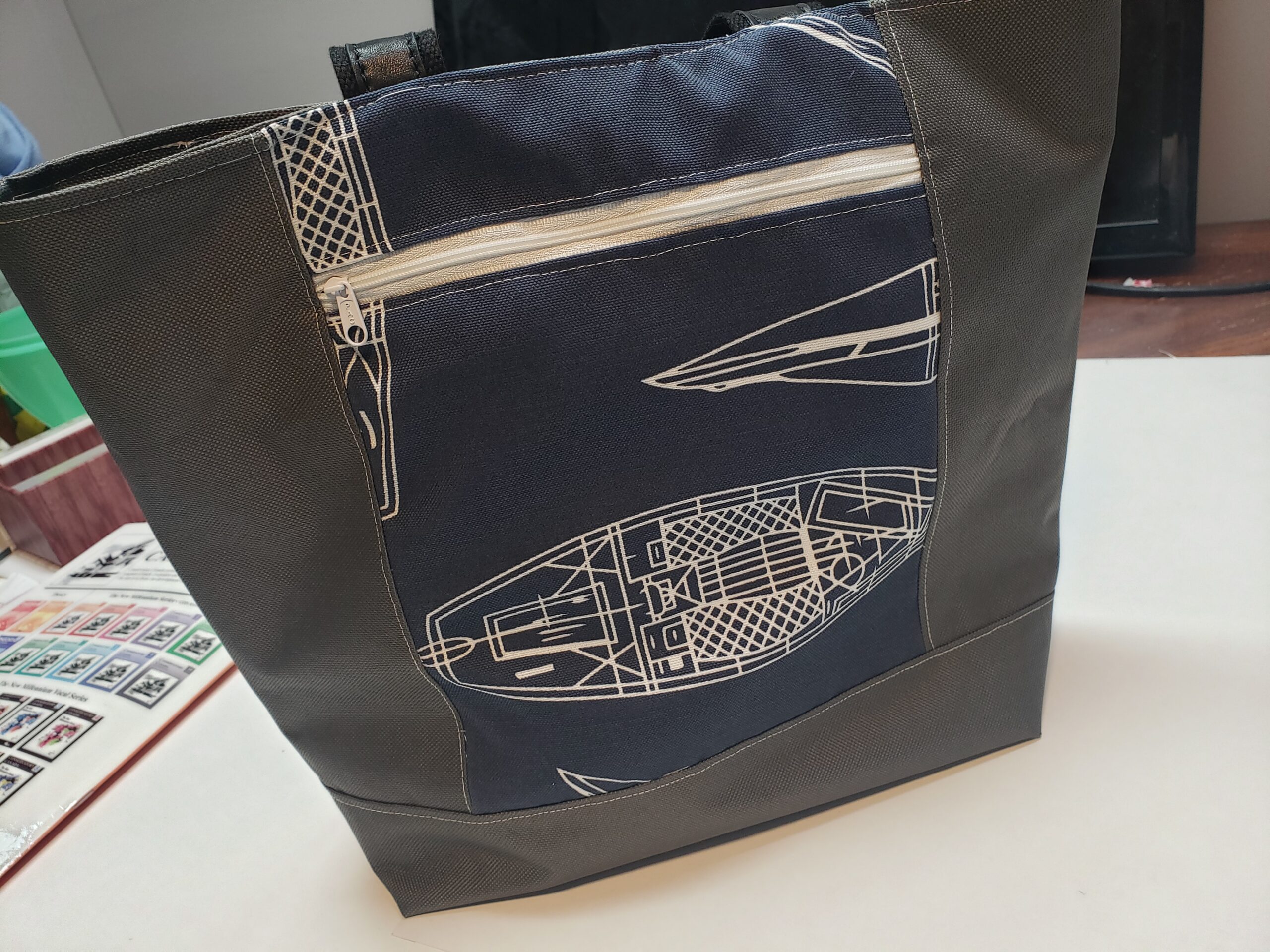 Charmed Tote Sewing tutorial and free pattern | Charmed By Ashley